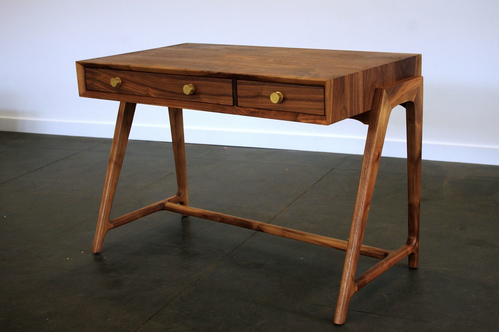 Ararat writing desk - FineWoodworking