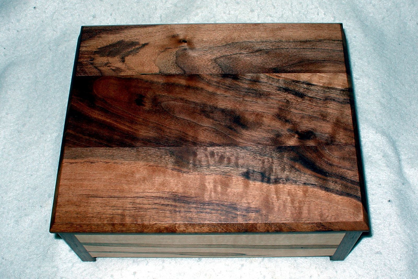 Ambrosia Maple and Claro Walnut Jewelry Box - FineWoodworking