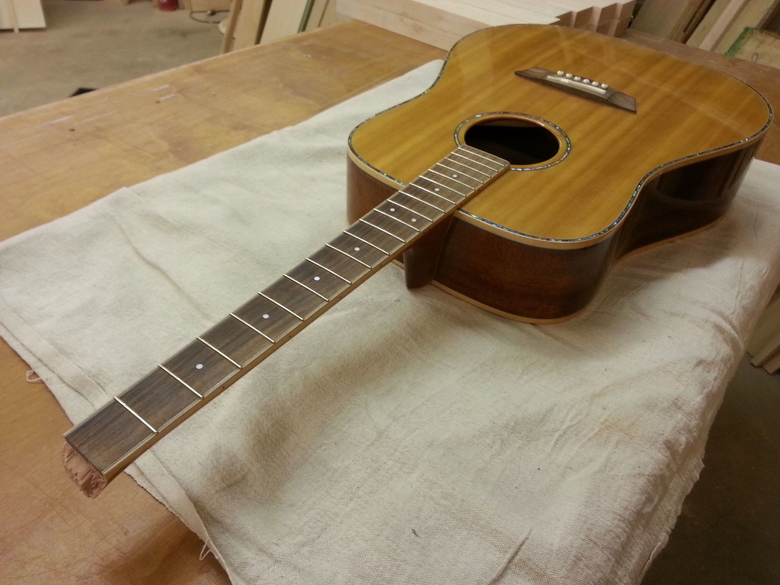 Acoustical guitar table - FineWoodworking