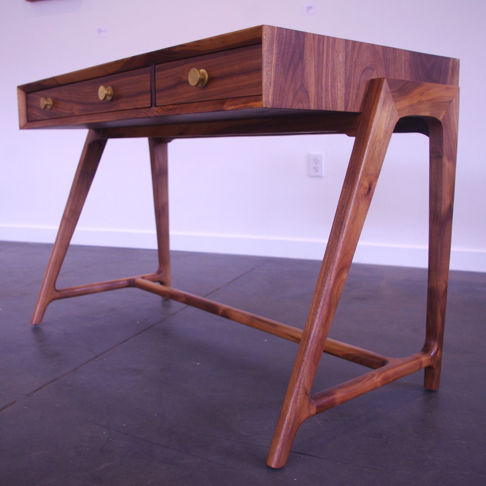 Ararat writing desk - FineWoodworking