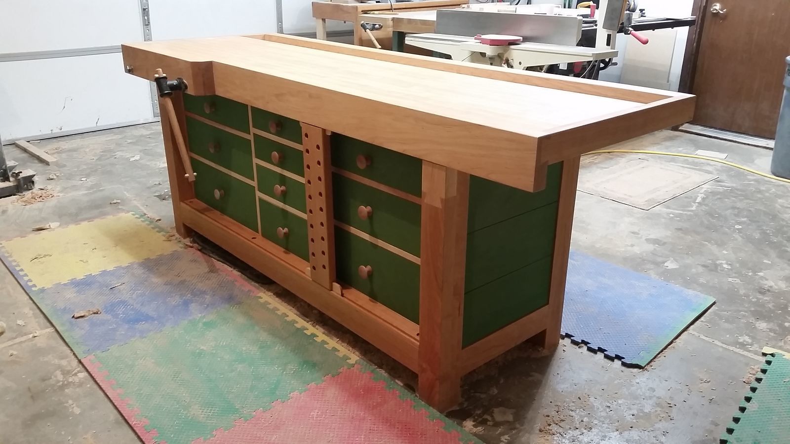Shaker Workbench - FineWoodworking