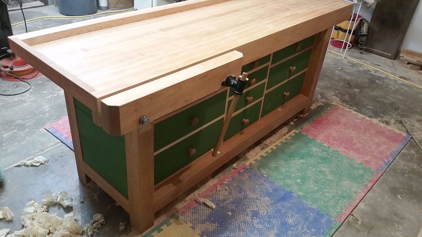 Shaker Workbench - FineWoodworking