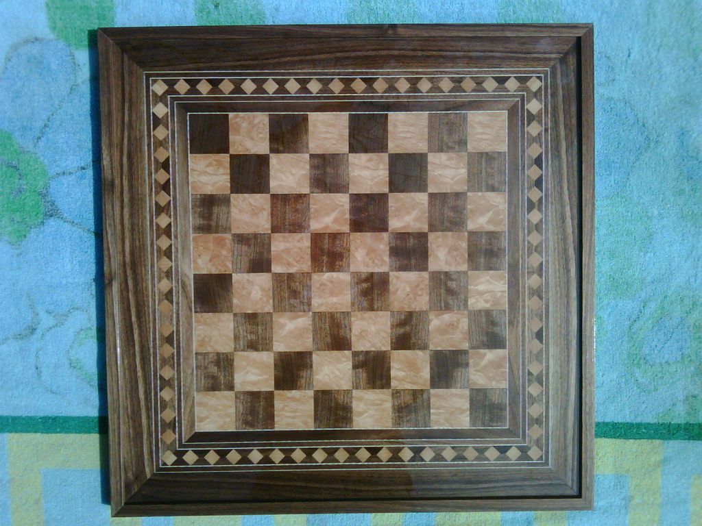 Backgammon & chess board with all the pieces and storage box ...