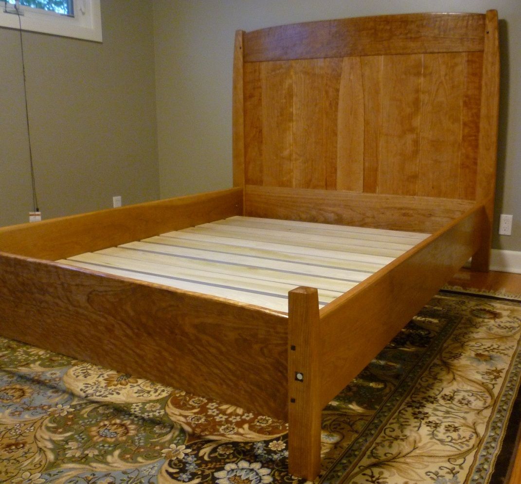 Cherry Bed (Queen) - FineWoodworking