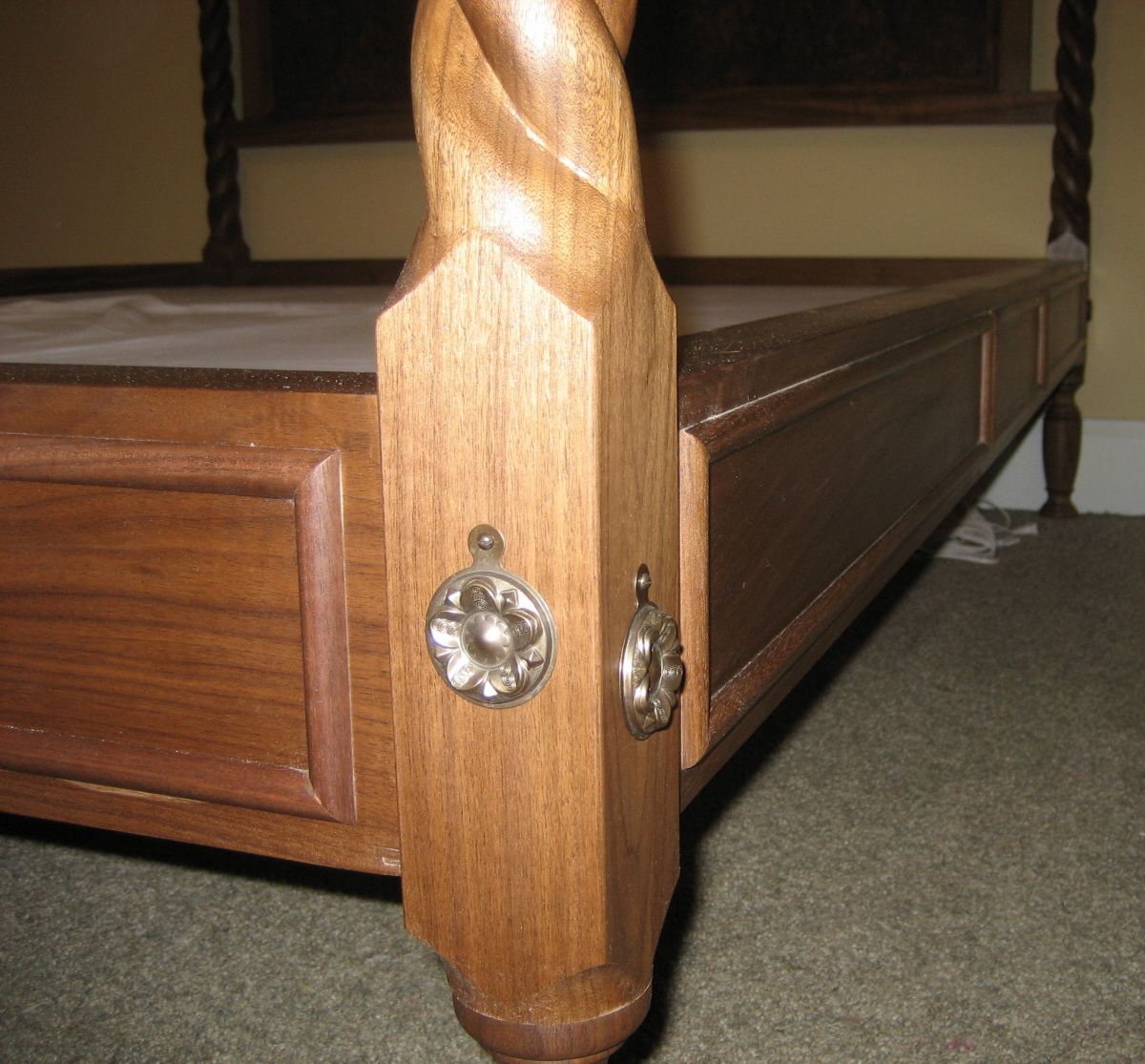 Rope Twist Bed - FineWoodworking