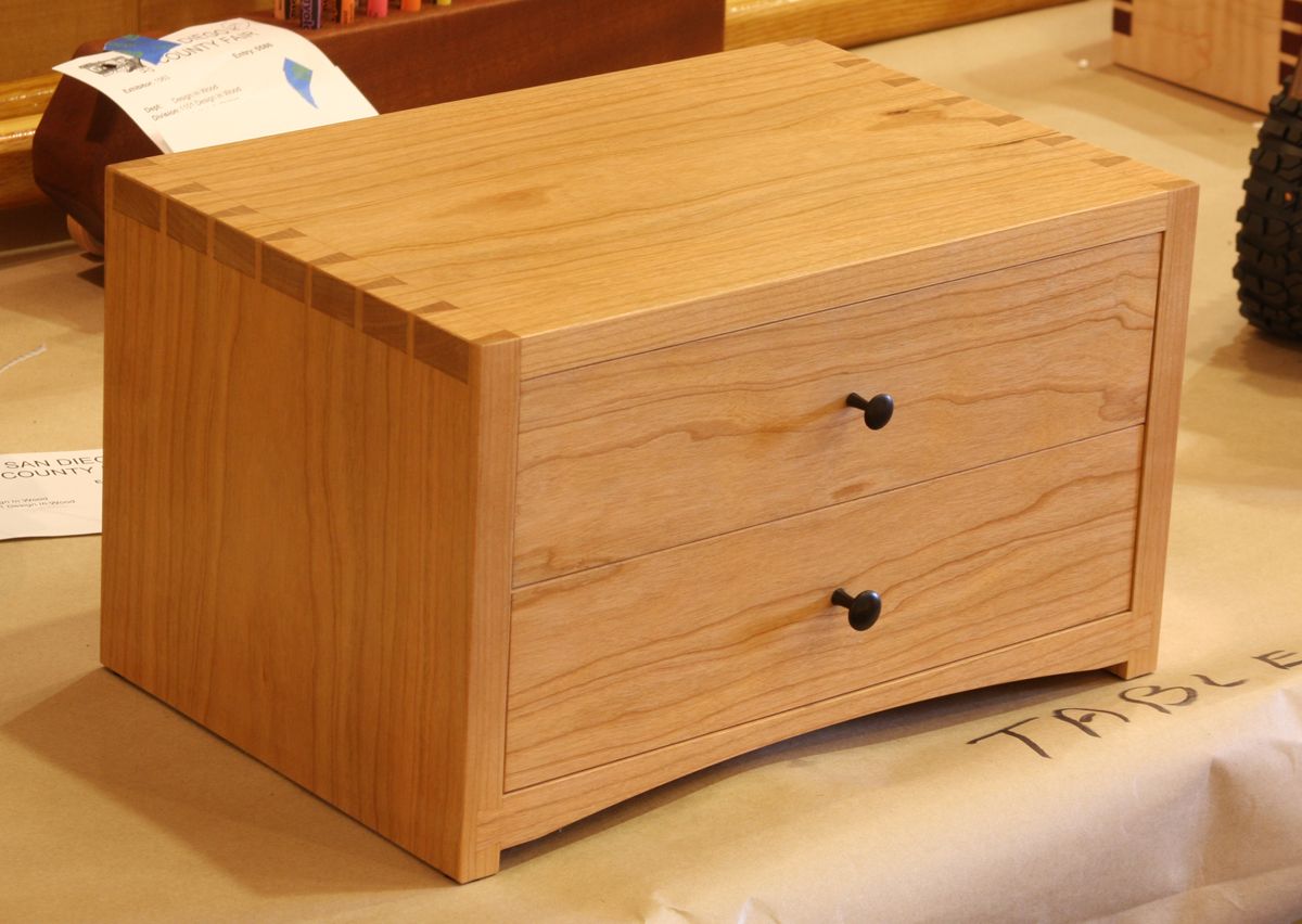 FWW award goes to young San Diego woodworker - FineWoodworking
