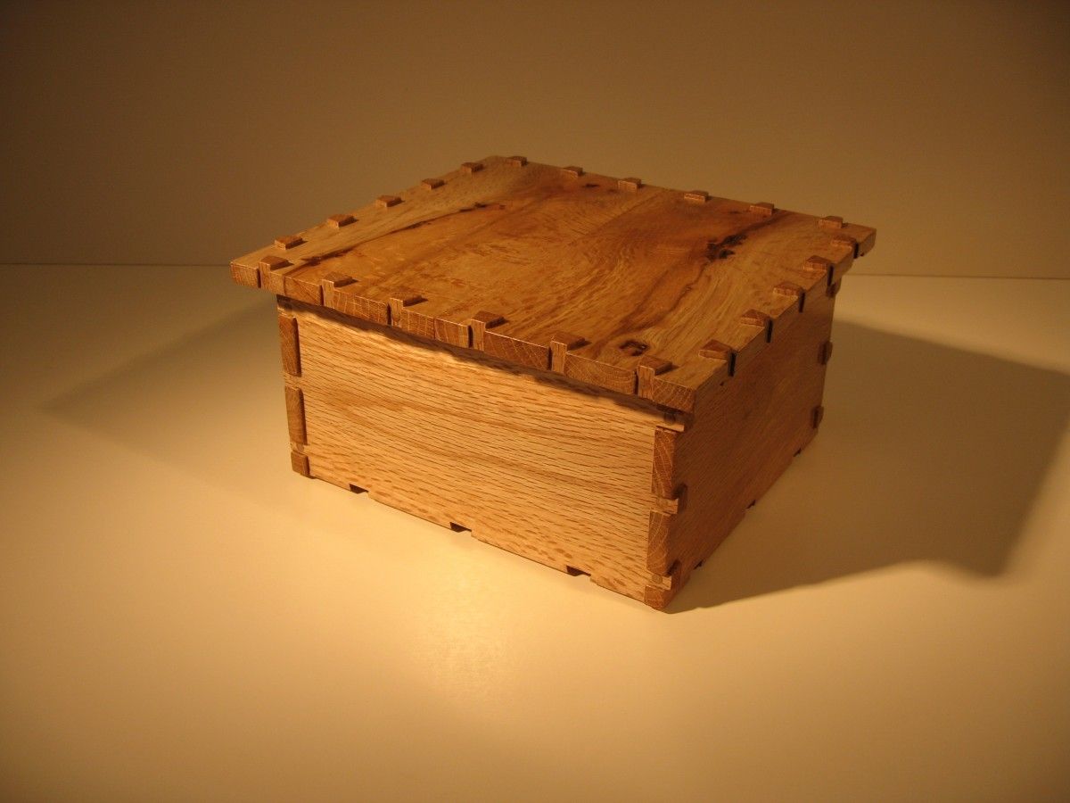 Dovetailed Spanish Red Oak box - FineWoodworking