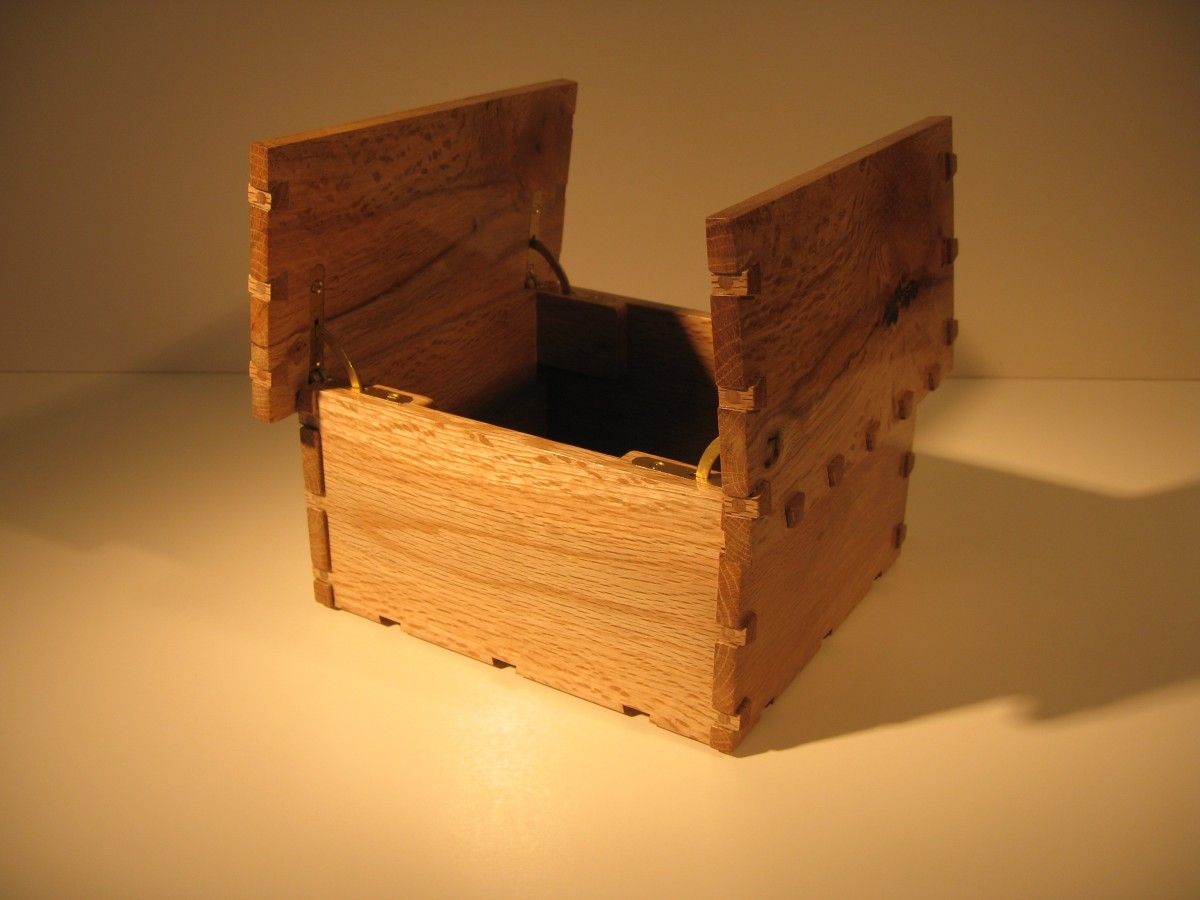 Dovetailed Spanish Red Oak box - FineWoodworking