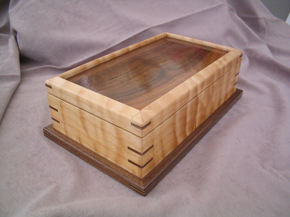 Curly Maple Gift Box - FineWoodworking