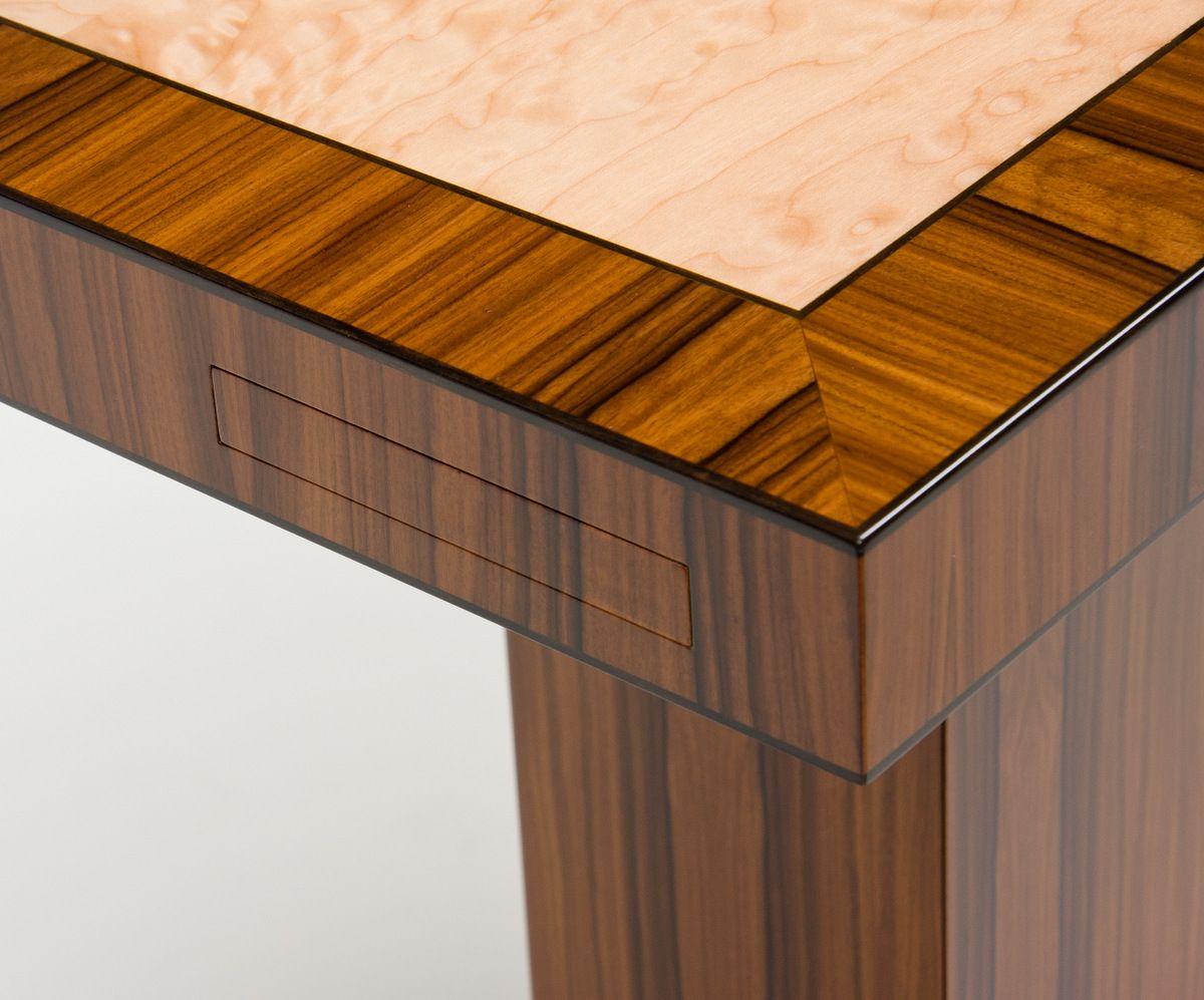 Incredible table tricks the eye - FineWoodworking