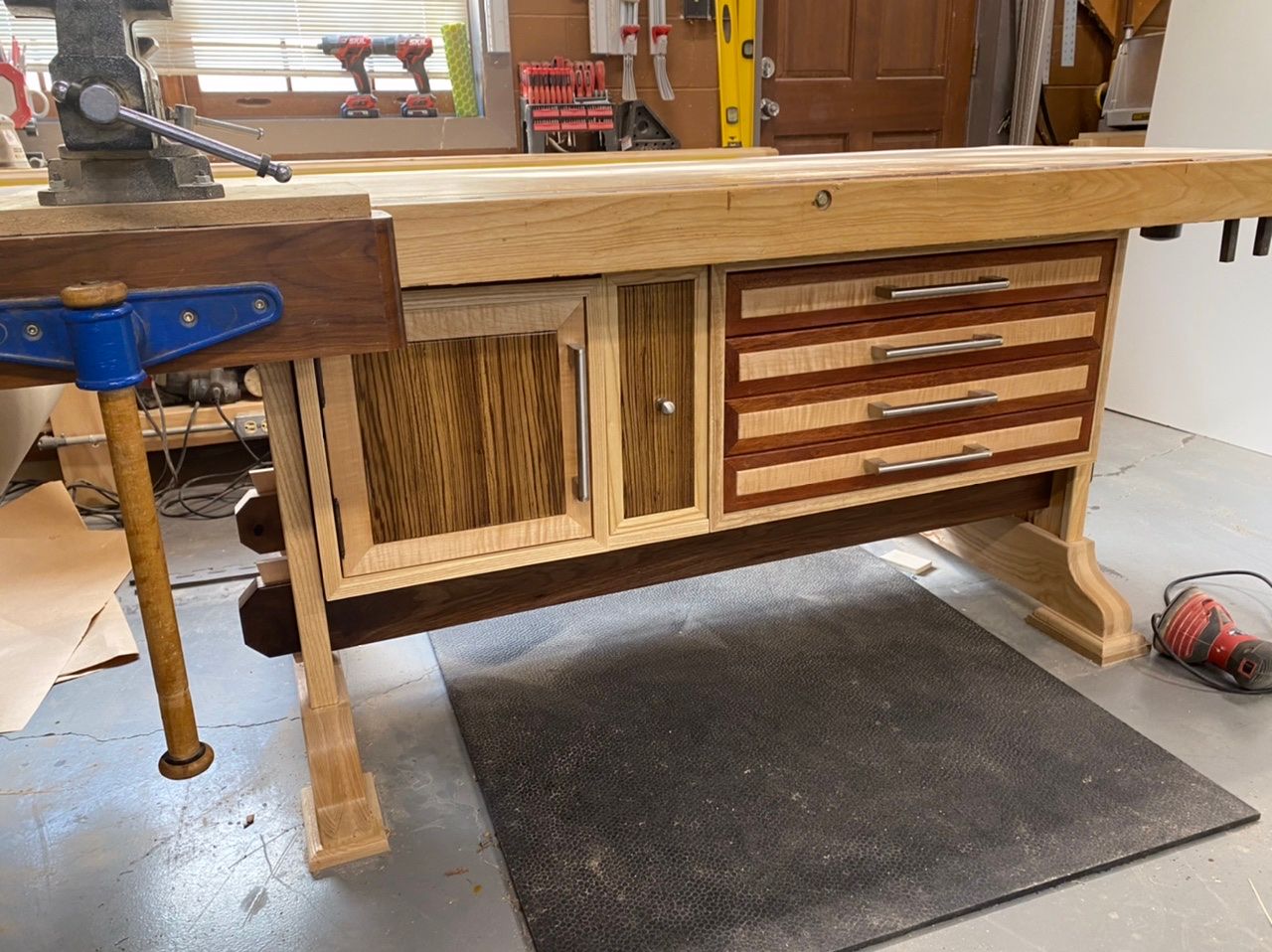 Work bench - FineWoodworking