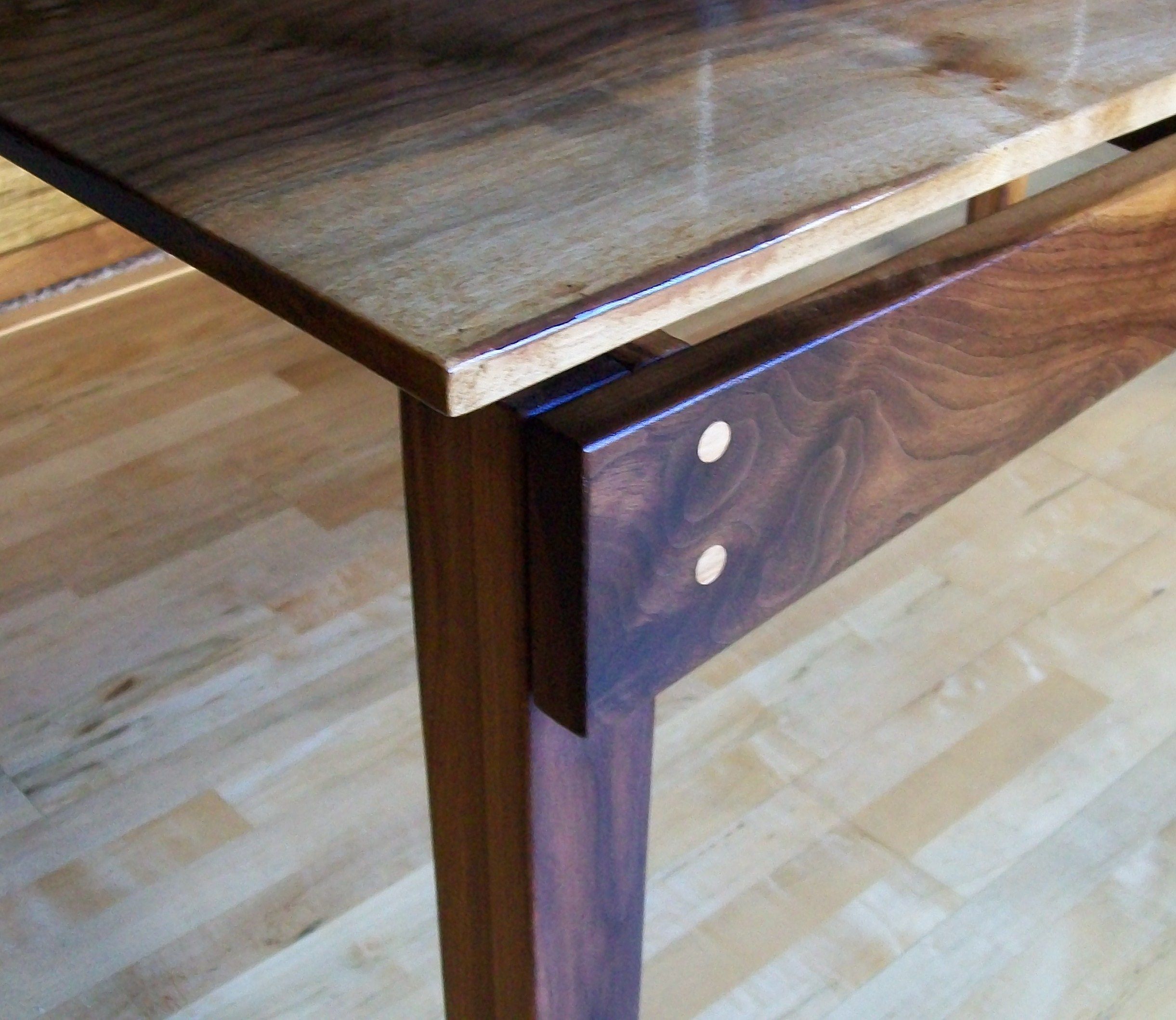 Walnut dining room table - FineWoodworking