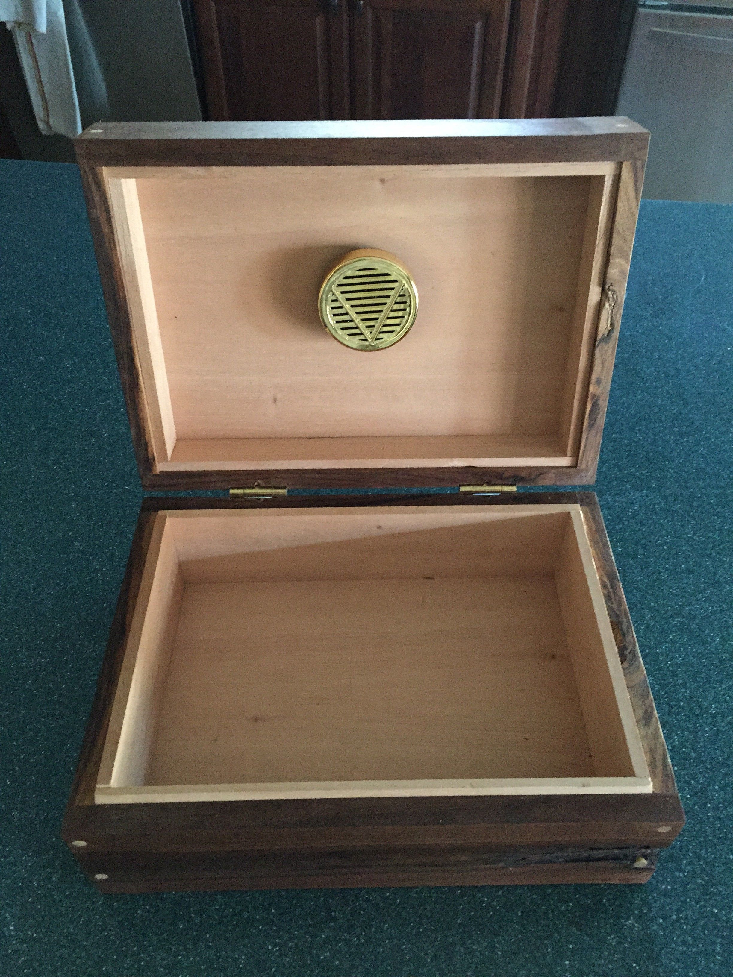 Black walnut humidor - FineWoodworking