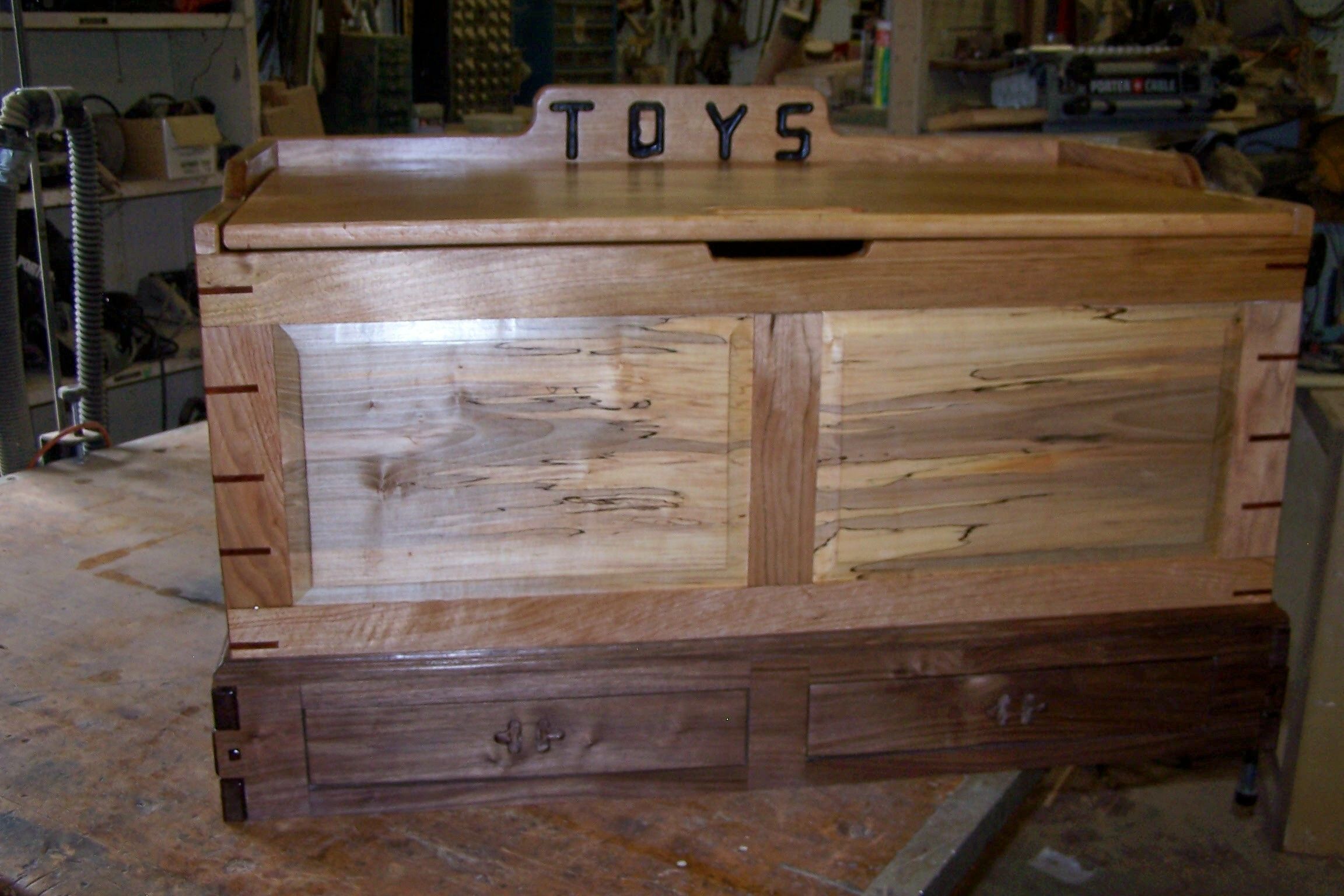 toy box - FineWoodworking