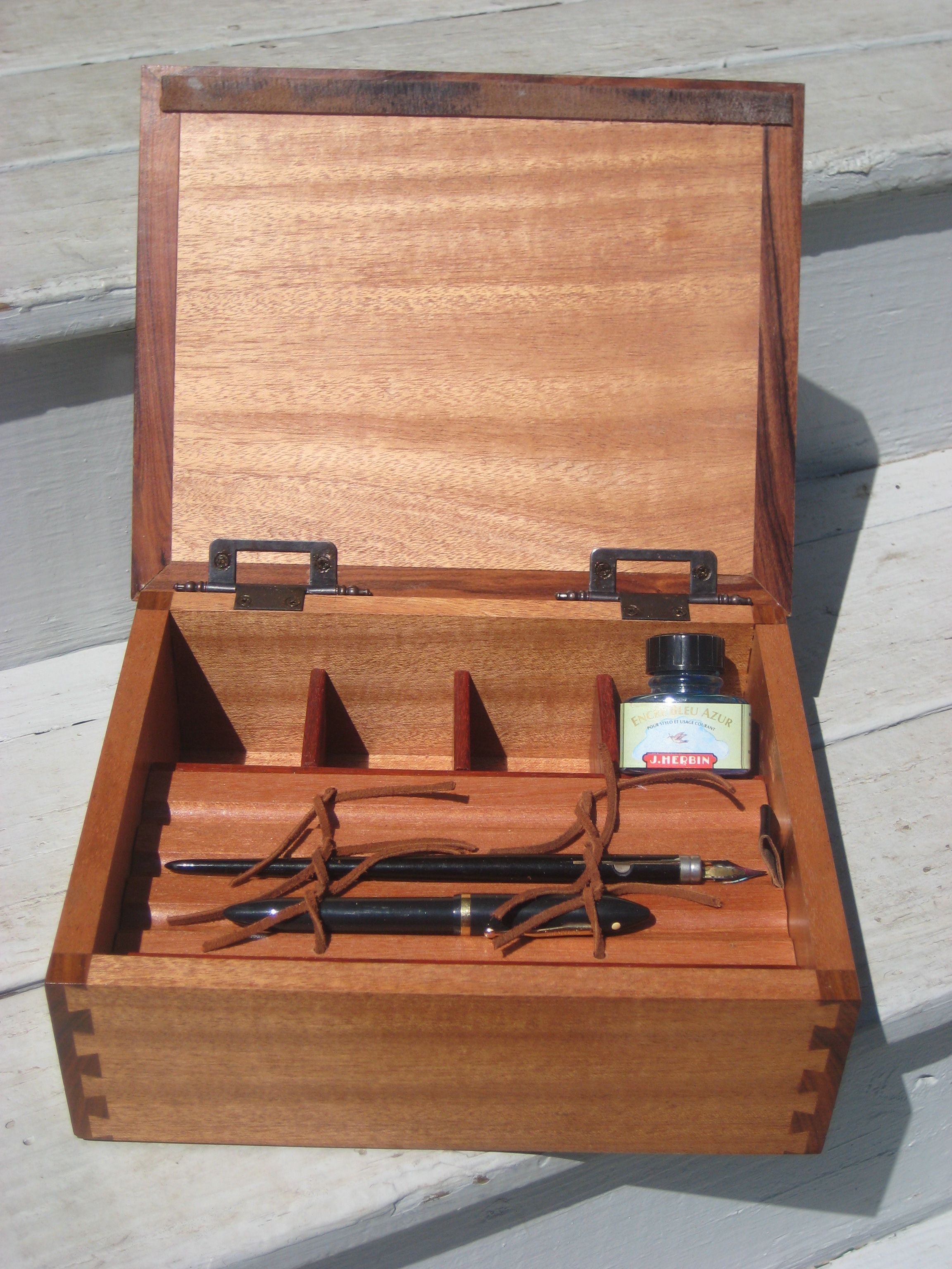 A Simple Pen Box - FineWoodworking