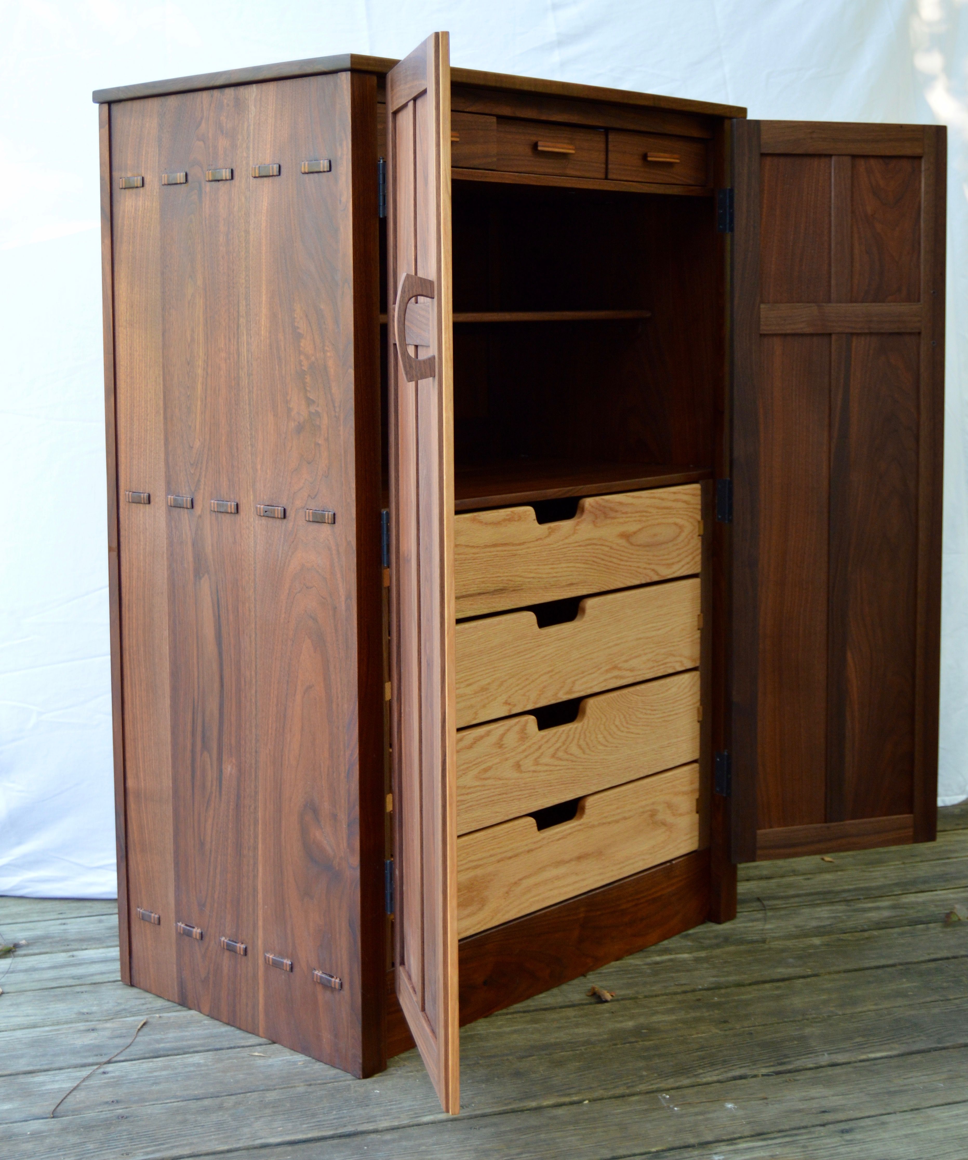 Men’s Small Wardrobe - FineWoodworking
