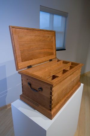 Classic tool chest - FineWoodworking