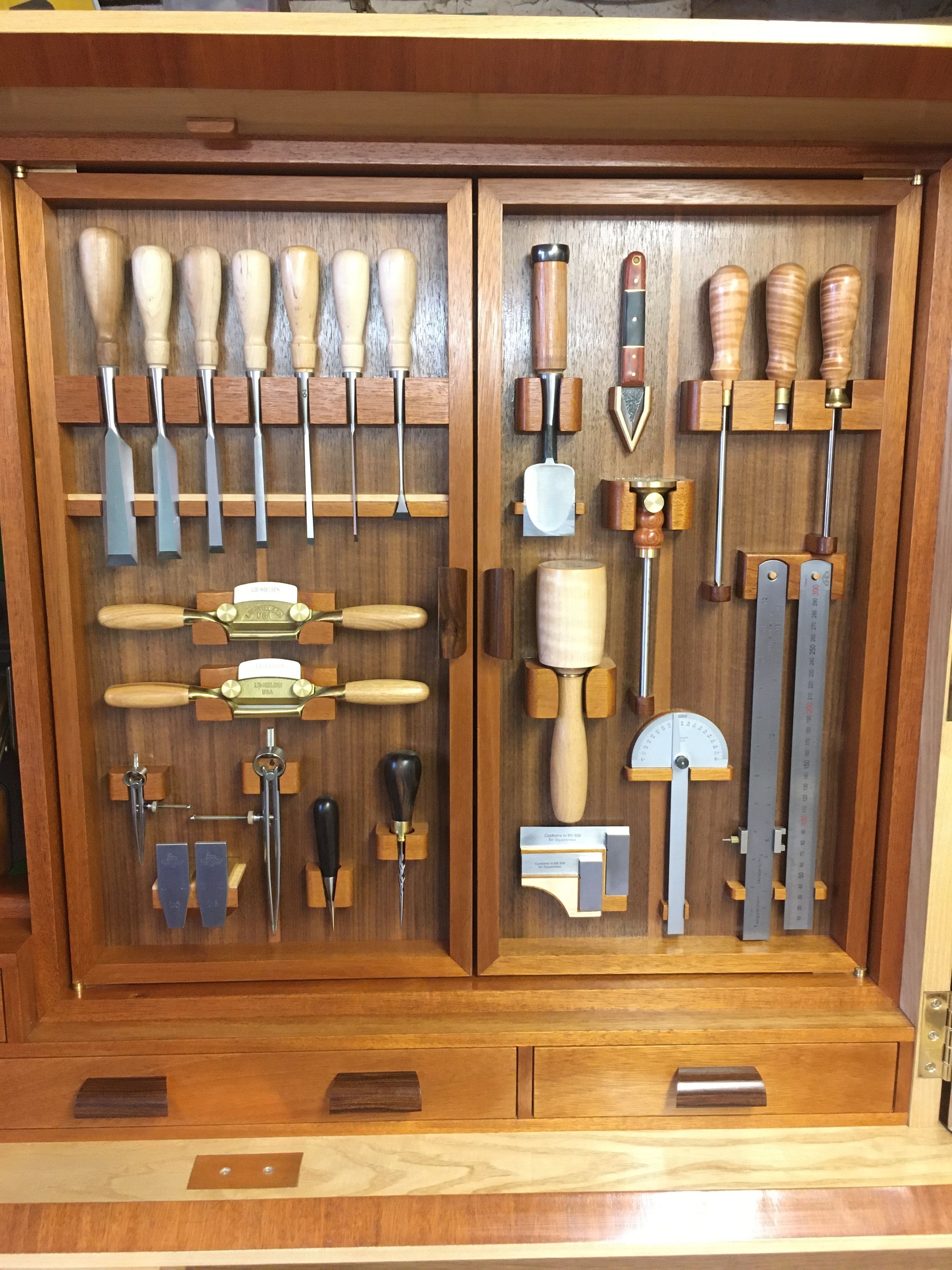 Mr Anthony Hulme - FineWoodworking