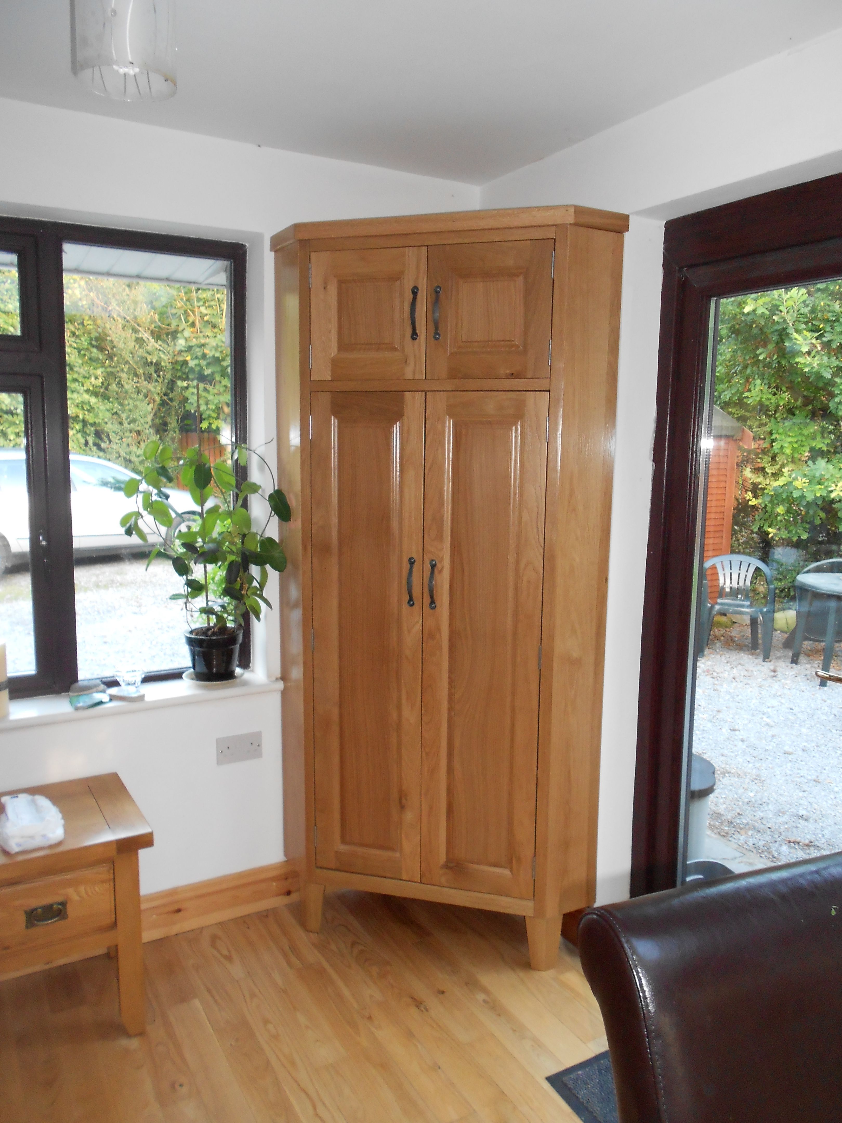 Oak corner unit - FineWoodworking