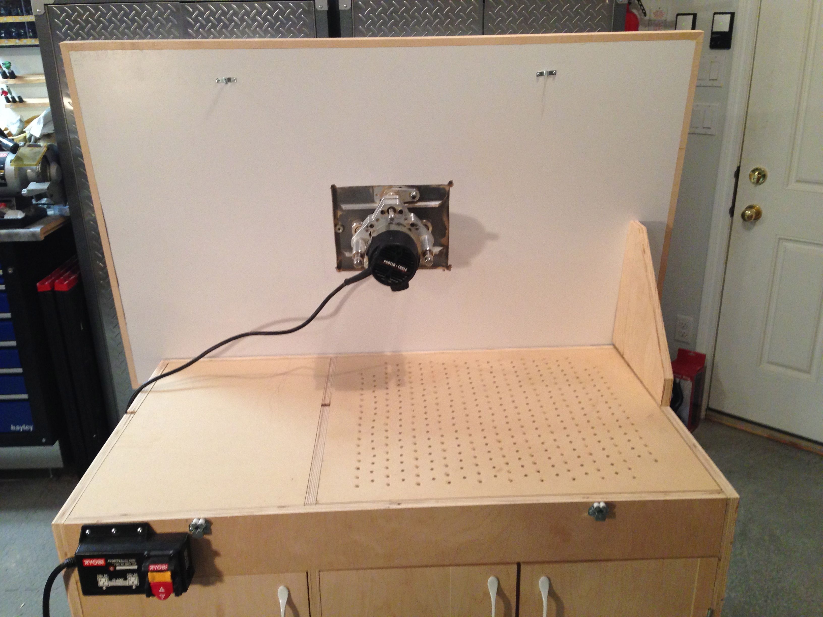 Router / Downdraft Sanding Table - FineWoodworking