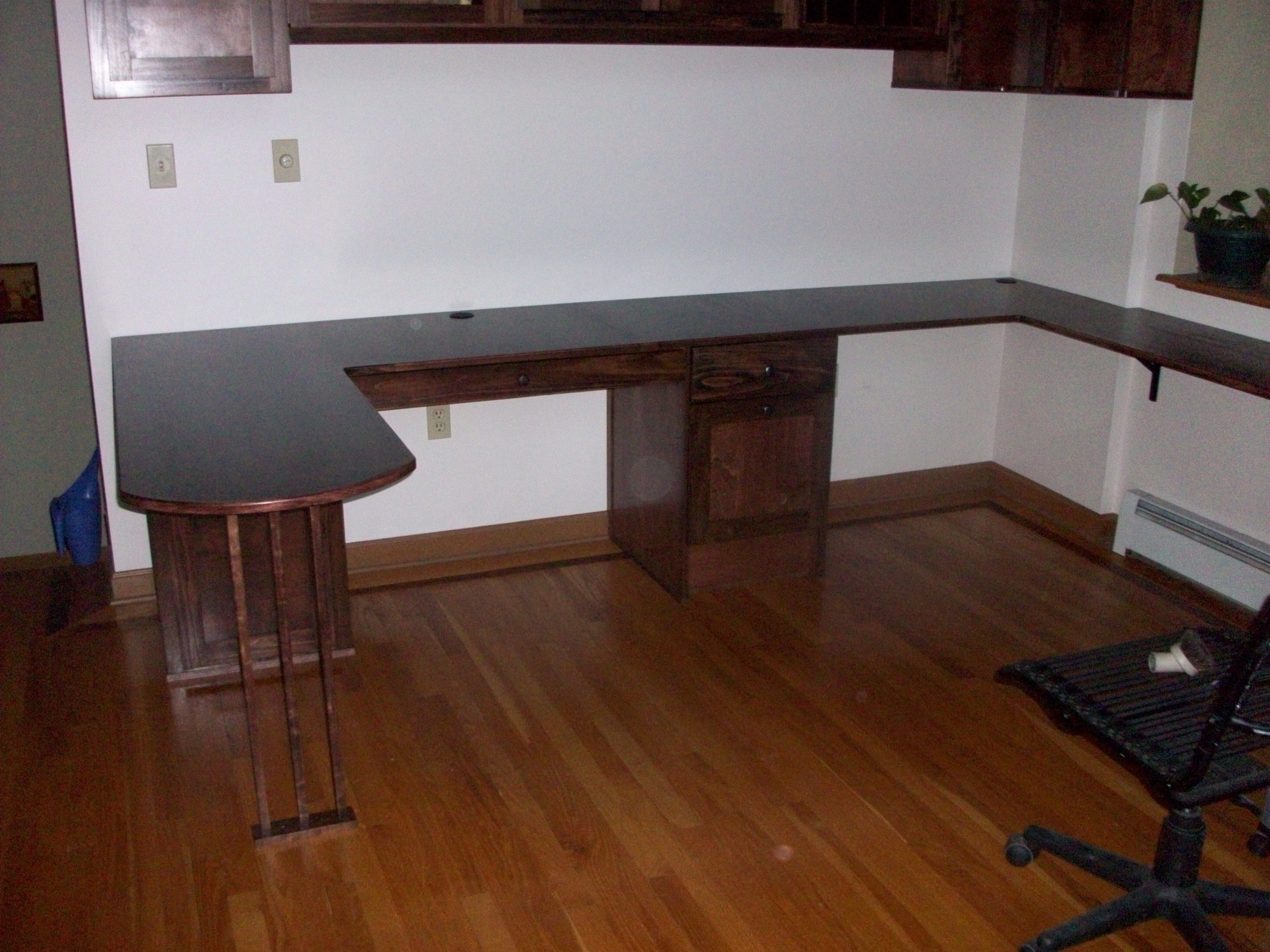 Multi-person Desk - FineWoodworking