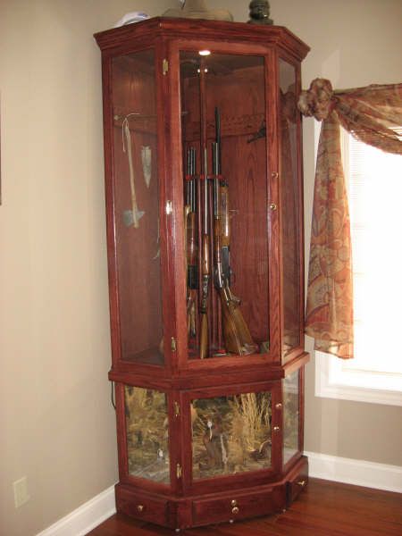 Rotating 8- Gun Carousel - Gun Cabinet with Bobwhite Quail Taxidermy ...