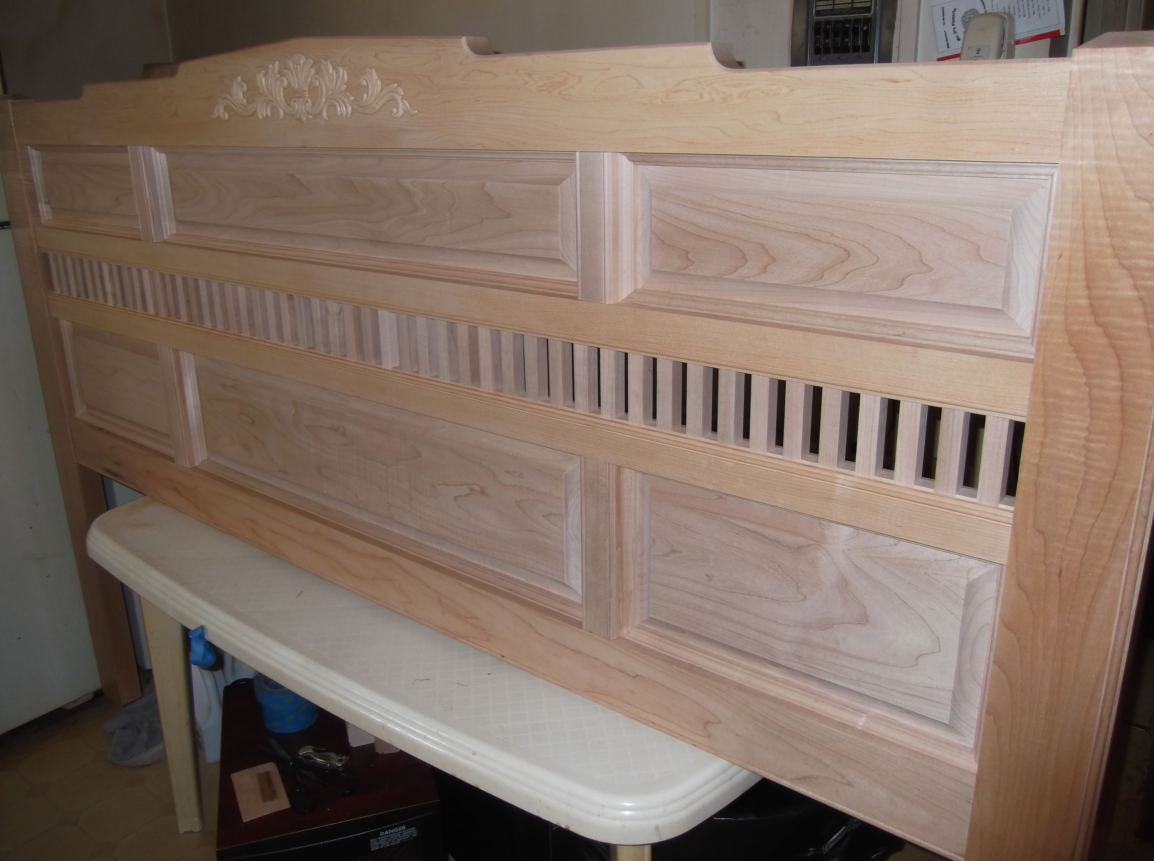 King Size Bed / Hard Maple - FineWoodworking