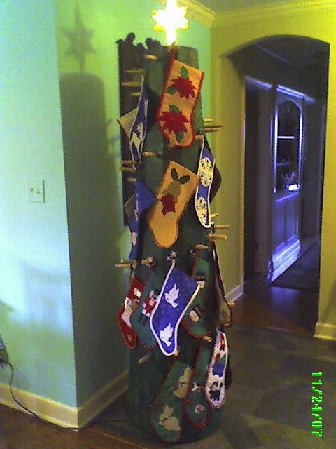 Christmas Totem pole - FineWoodworking