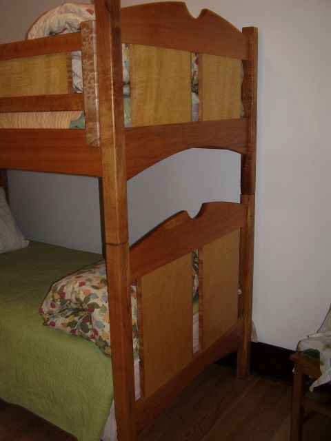 Big leaf maple bunkbeds - FineWoodworking