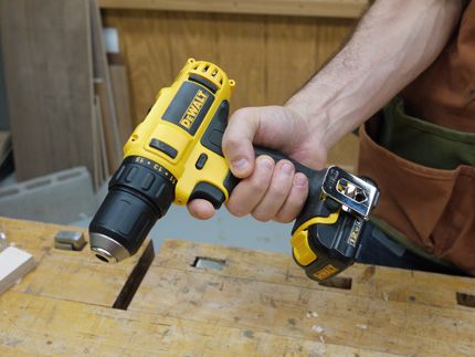 New Hot Rod Powered Drivers from DeWalt - FineWoodworking