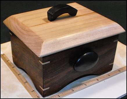 Peruvian Walnut and American Maple Box - FineWoodworking