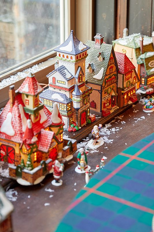 Classic Holiday Decor Inspiration for Large and Small Spaces - Fine ...