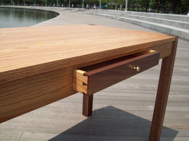 red oak and walnut desk - FineWoodworking