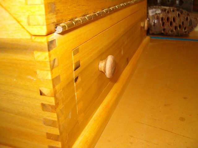 Box Joint Tool Chest - FineWoodworking