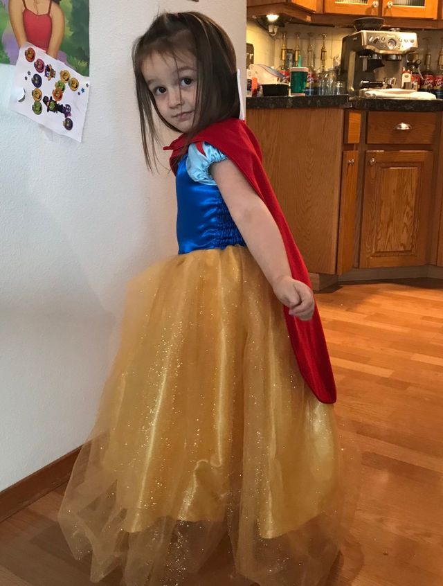 Fancy Snow White - Threads