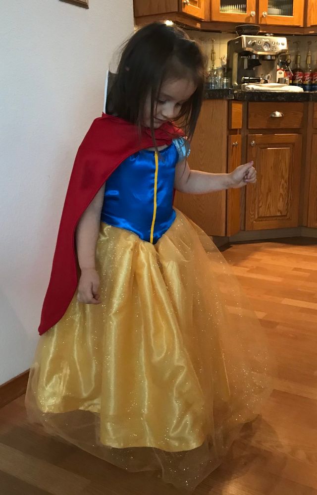 Fancy Snow White - Threads