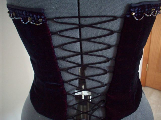 Ruby Corset - Threads