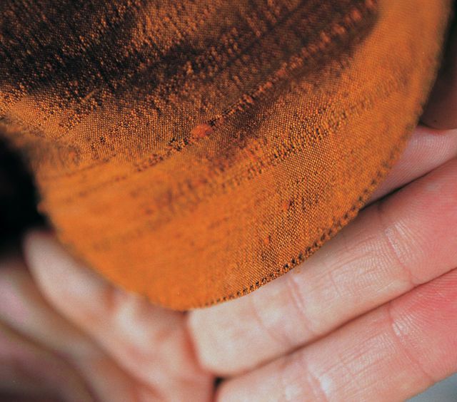 How to Sew a Scalloped Hem - Threads