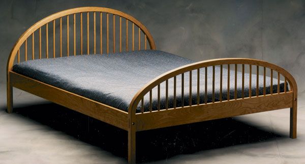 Windsor-style Bed - FineWoodworking