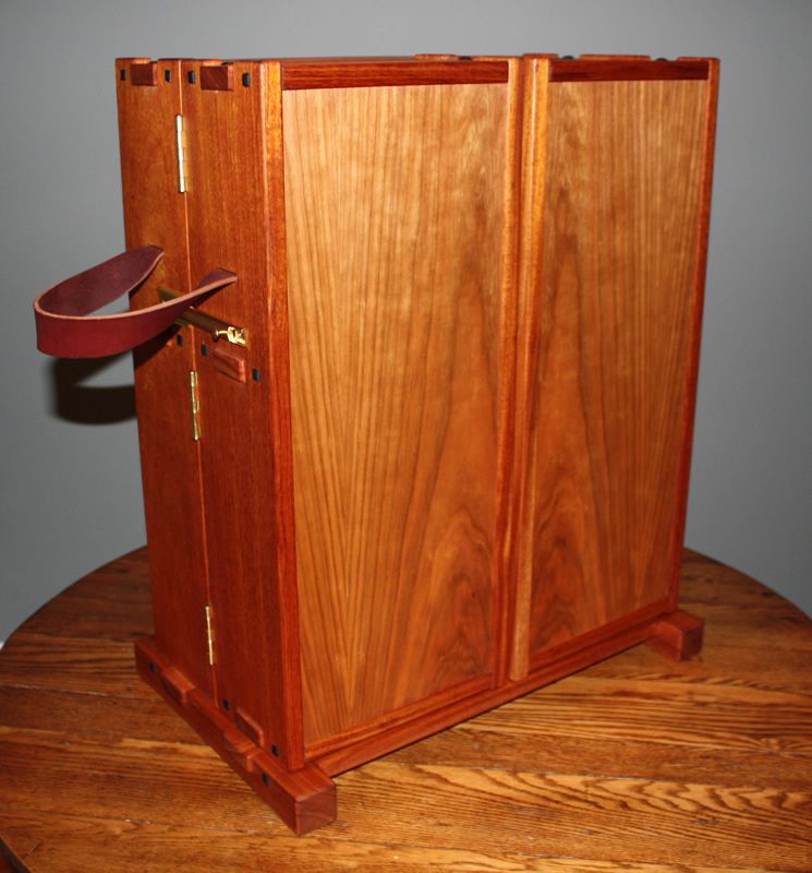 Tailgating Steamer Chest Bar - FineWoodworking