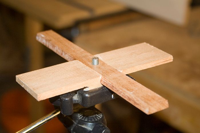 A Jig for 3D Photos - FineWoodworking