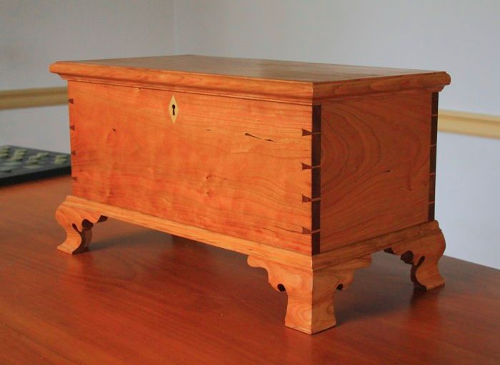 Small dovetailed Chest - FineWoodworking