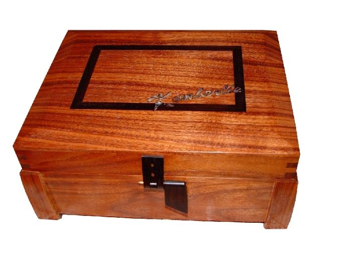 Kimberlie's box - FineWoodworking