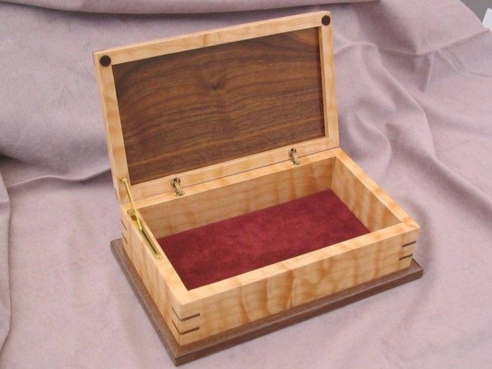 Curly Maple Gift Box - FineWoodworking
