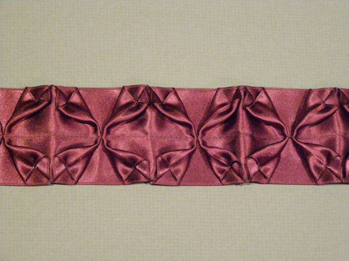 The Box Pleat Experiments, Part 2: Cross drape trim - Threads