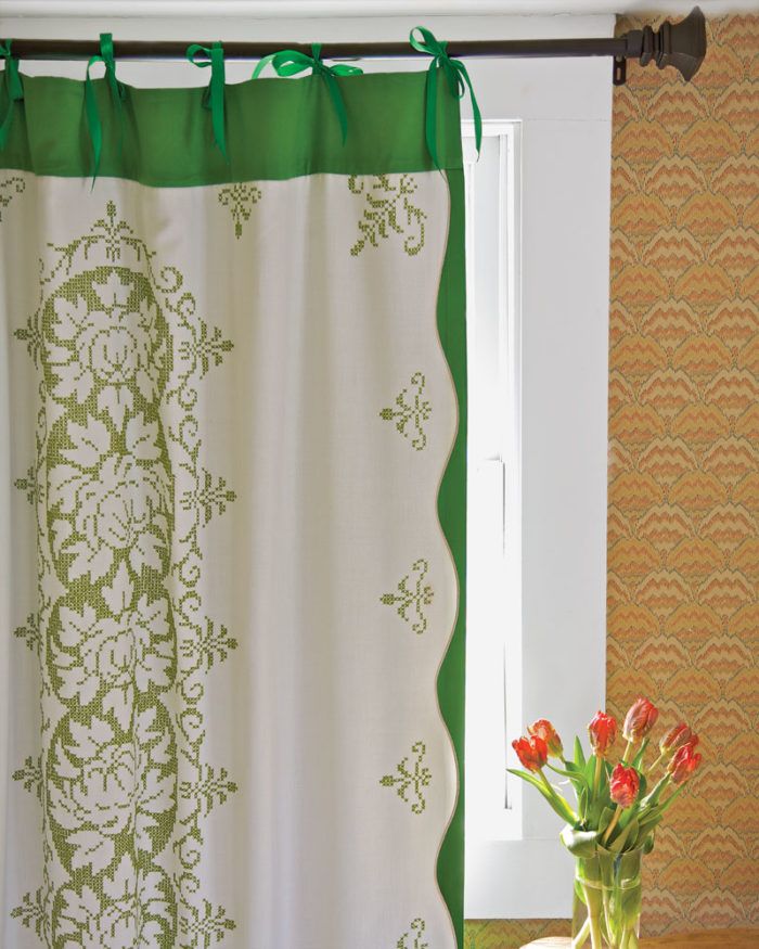 How to Make a Tablecloth Curtain - Threads