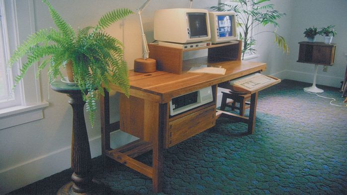 Designing Computer Furniture - FineWoodworking
