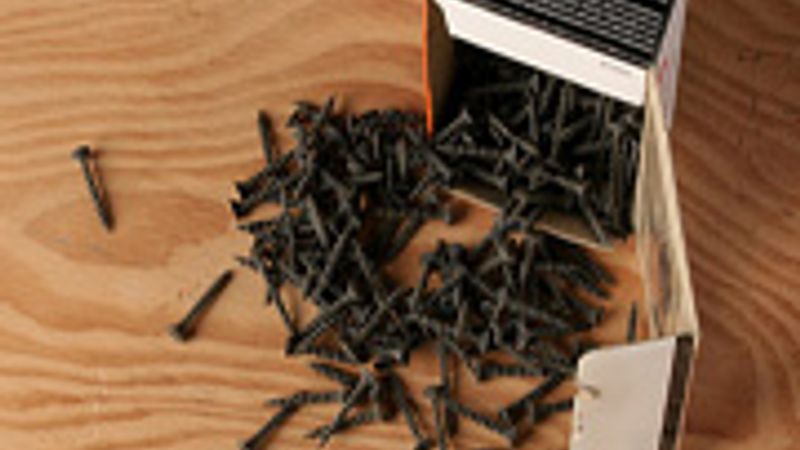 Easy Pick Up Trick for Spilt Screws - Fine Homebuilding