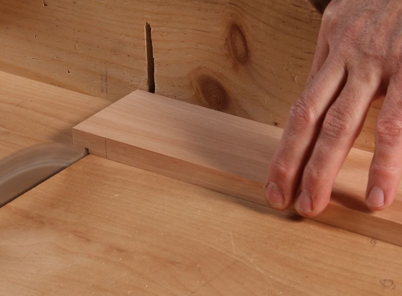 Accurate crosscuts on the table saw - FineWoodworking