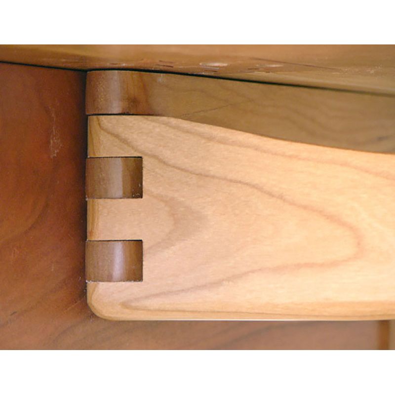 Cherry wood chess table - FineWoodworking